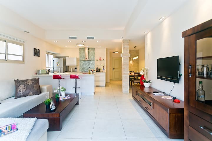 New Gorgeous 2 Bedrooms Apt 1 Min To The Beach - Tel Aviv