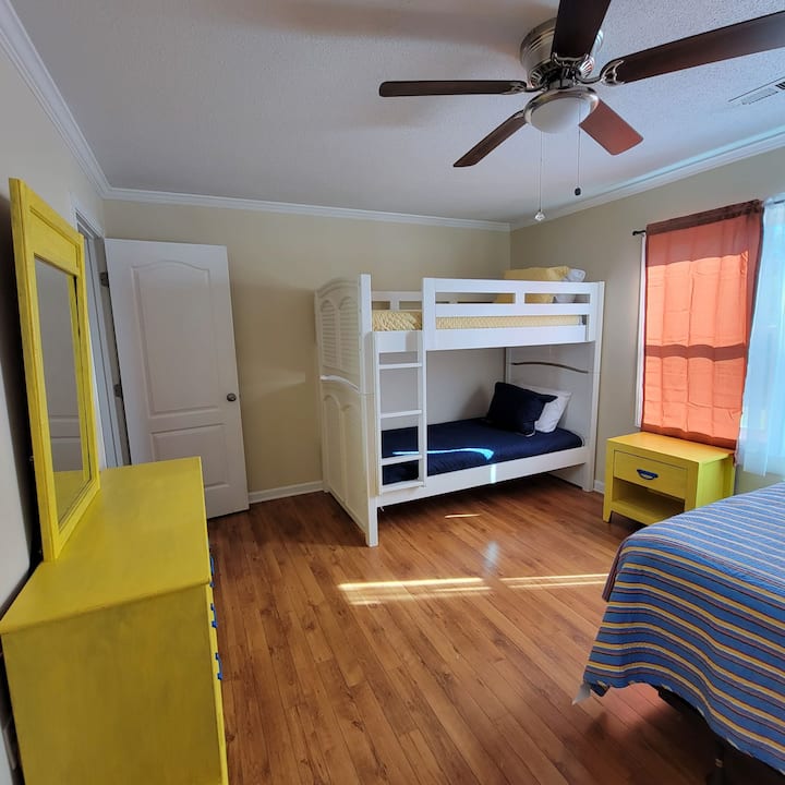 Gorgeous Beach 2 Bedroom With Private Balcony Oak - Surfside Beach, SC