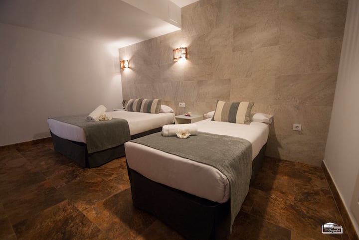 Habitación Triple En Hospedería Los ÁNgeles - Córdoba