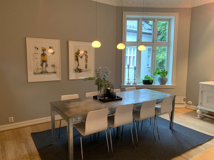 Stor, æRverdig Selveierleilighet På Frogner I Oslo - Oslo