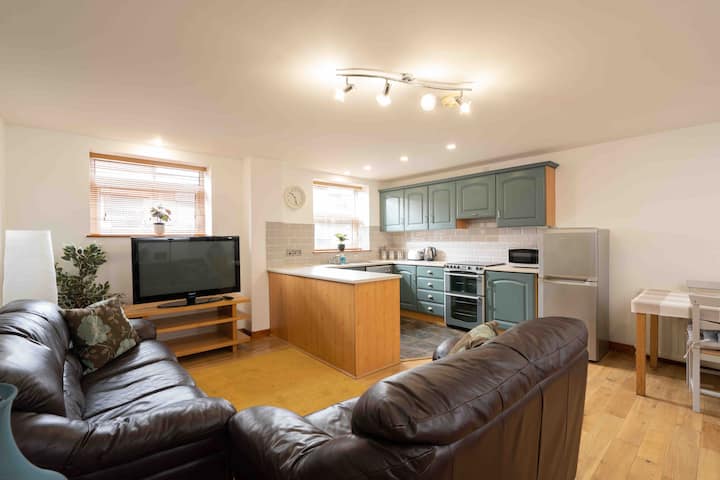 Belfast 2 Bed Apartment, Ballyhackamore - Belfast