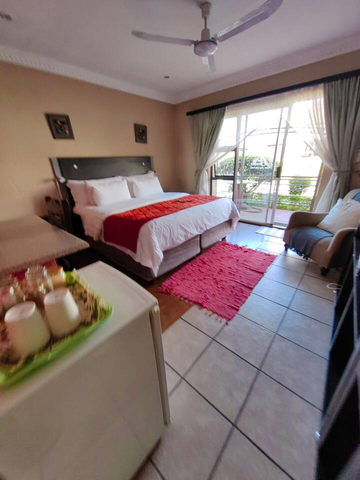 Cosy Stay, Home Away From Home - Vosloorus