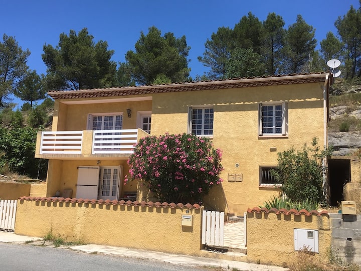 Loue Maison 6 à 8 P. Dans Les Corbières / Piscine - Lagrasse
