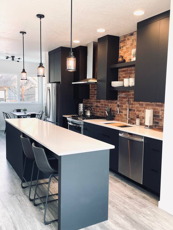 Modern Missoula Townhouse: 3 Bed/2.5 Bath - Missoula, MT