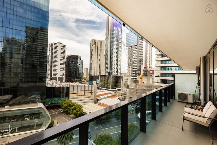 Southbank Balcony Stay Across From Crown With Pool - Melbourne