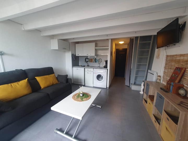 Joli Studio Mezzanine Rénové 300m Plage&commerces - Agde