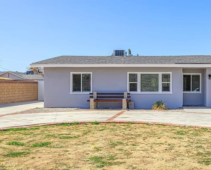 2 Bdrm Inc Full Kitchen/bath/laundry/living Room - ランカスター, CA