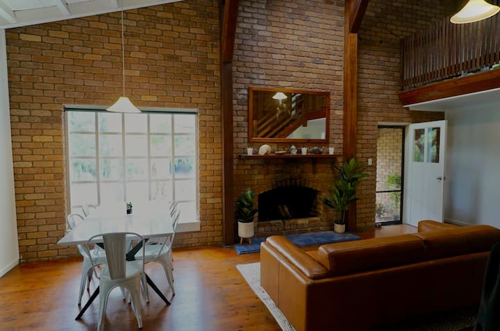 "Big Cedar" For 1 To 6 People - Coastal Retreat - Angourie