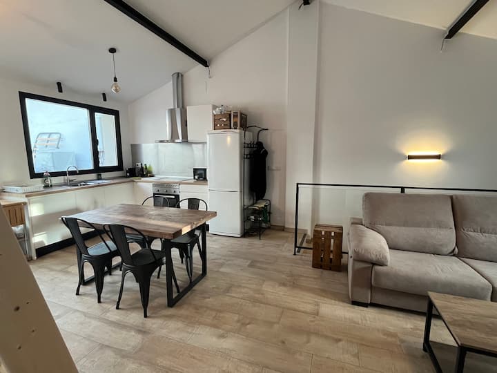 Casa Independiente Con Patio Y Mucho Encanto - Cuenca