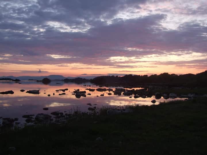 Peaceful Lakeside Lodge Near Lough Corrib - Irlanda