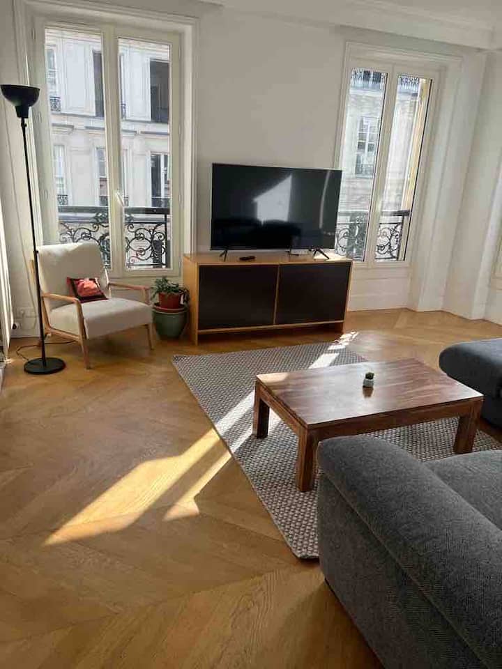 Grand Appartement Au Centre De Paris - Champs-Élysées - Paris