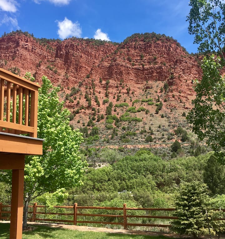 Roaring Fork River And Mountain Getaway - Glenwood Springs