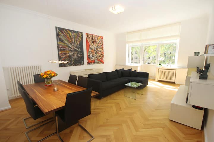 Modern Gestylte 2- Zimmerwohnung - Düsseldorf