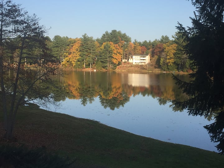 Beautiful, Cozy And Serene 2br Lakefront Home - Newmarket, NH