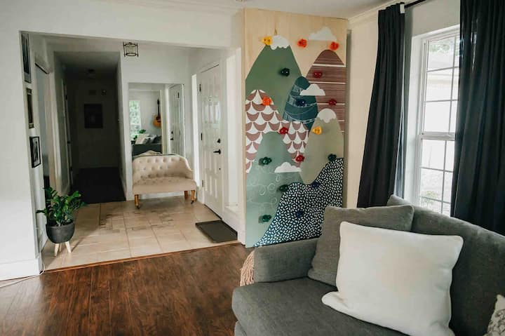 3 Bdrm Home! +Fenced Yard - Corinth, TX