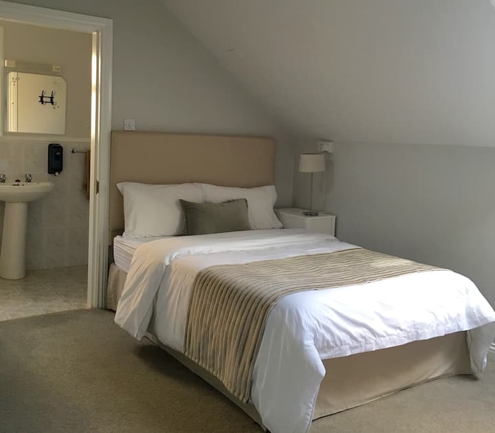 Westwinds Great Location Near To City & By The Sea - Oranmore