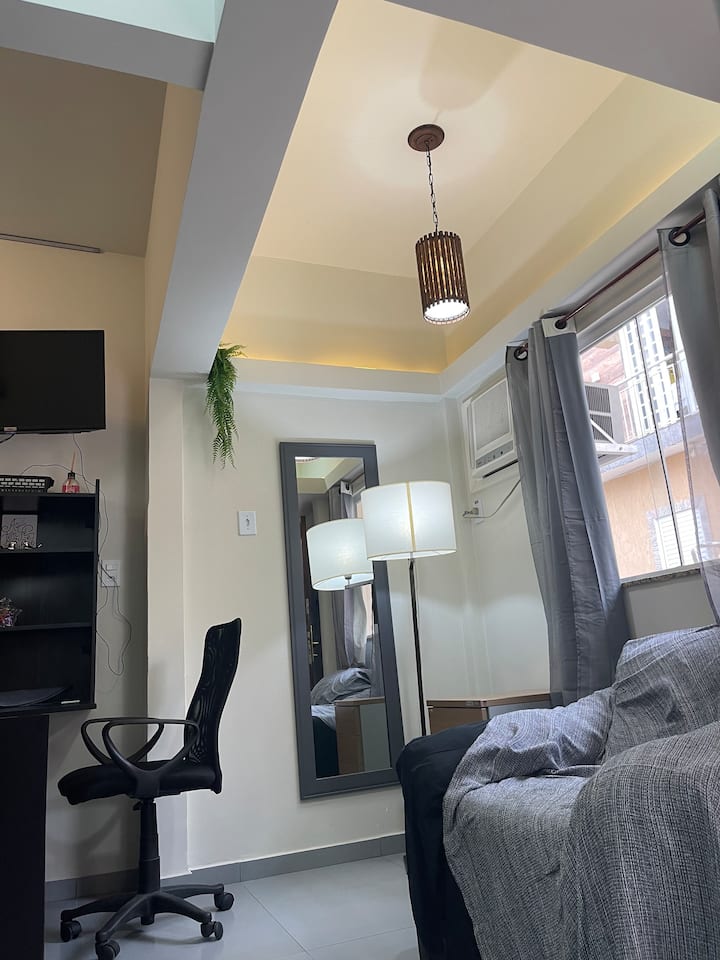 Confortável Loft/kitnet4, Ar, Wi-fi, Tv, 400m Unig - Nova Iguaçu