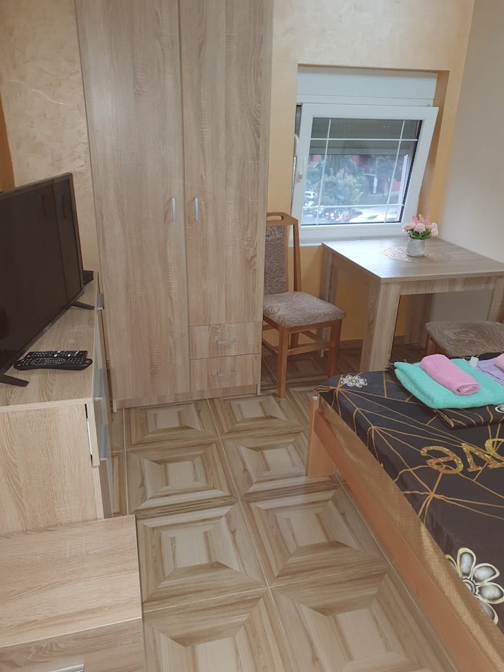 Double Bed Studio Apartment In Pancevo - Pančevo