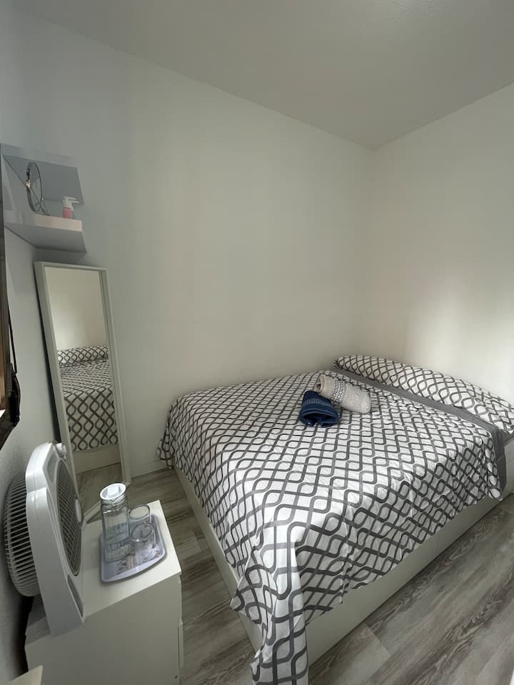 Preciosa Habitación Privada A 20 Min Del Centro! - Getafe