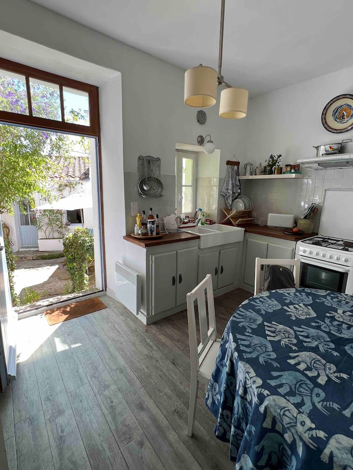 Maison Lumineuse Port Joinville, Cour Privée. - L'Île-d'Yeu