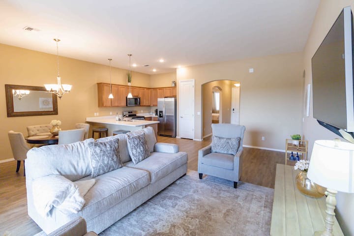 Gorgeous New Home With Putting Green! - Prescott Valley, AZ