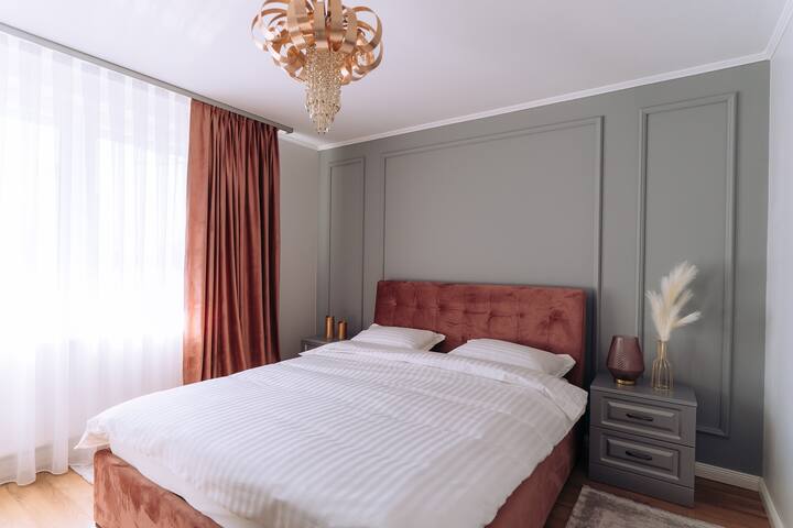 Gold Suites Pink Apartment - Oradea