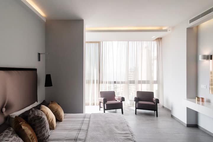 Luxury Sea View Apartment In The Heart Of Beirut - Beyrouth