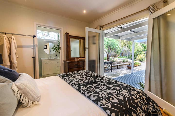 Birdrock Beach House-back Room - Mornington