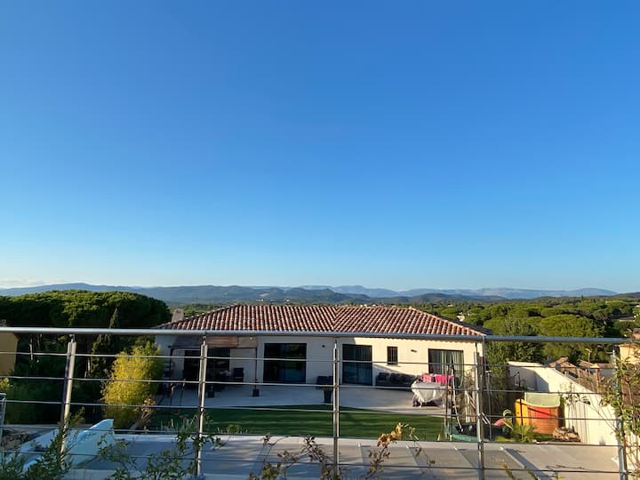Chambre Dans Habitation Principale - Fréjus