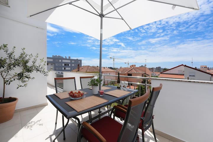Modern Apartment With Beautiful Sunny Terrace - Bibinje