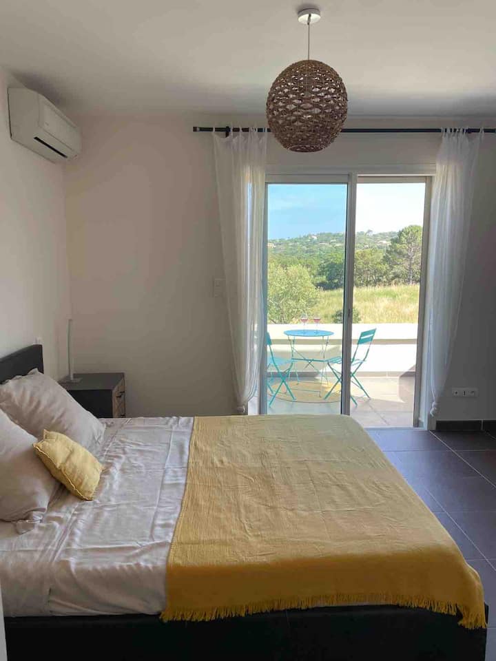 Chambre Avec Terrasse Privative - Zonza