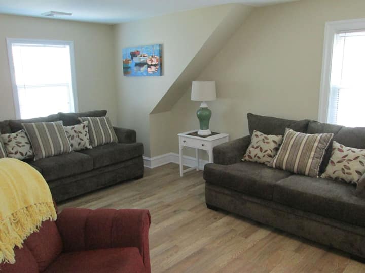 Newly Remodeled Steps To The Boardwalk, Beach And Convention Center - Wildwood Crest, NJ