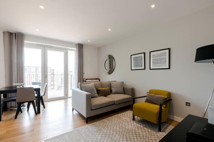 6 On Phoenix - 2 Bed With Sofa Bed. - London