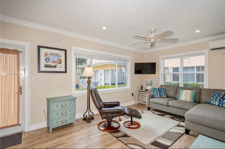 Beachfront, Large Cozy Unit, Best Beach In Florida - Hollywood, FL