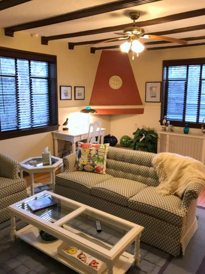 Breezy One Bedroom Apartment In Historic Building - Cincinnati