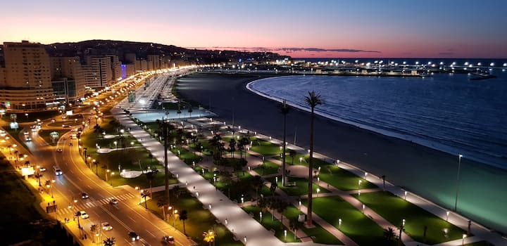 Spacieux Et Idéalement Placé En Front De Mer - Tangier