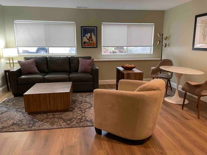 Spacious 1 Bdrm Heart Of San Anselmo - San Rafael, CA
