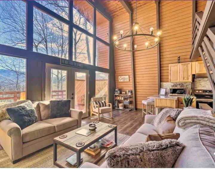 *Mtn Cabin Chalet*hot Tub*game Room*pet Friendly - Gatlinburg, TN