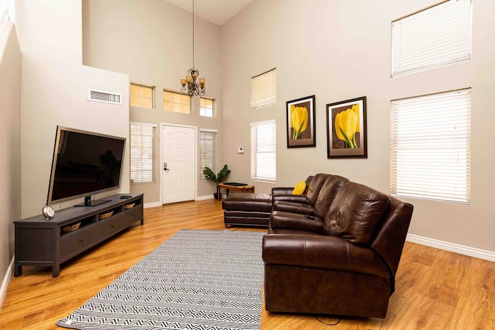 8 Beds/perfect For Workers/cards Stadium - Glendale, AZ