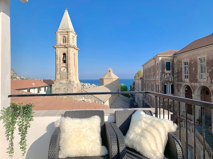 Stunning Rooftop Terrace With Sea Views, 3bd, 1bt - Ventimiglia