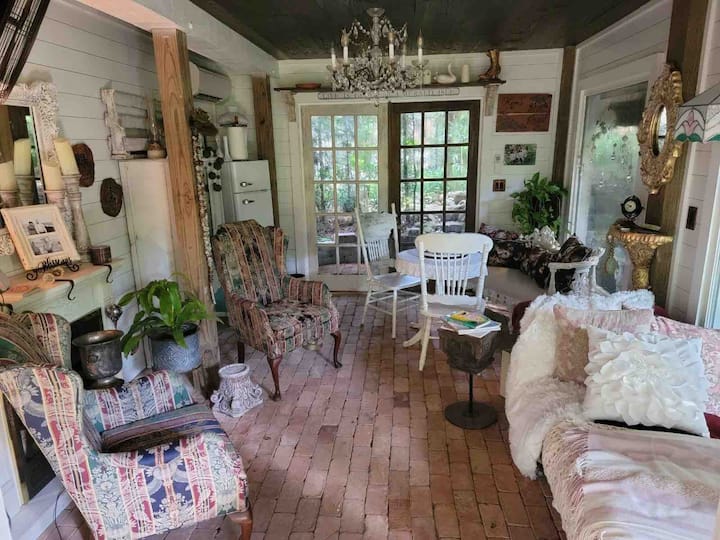 The Garden Room - Emerald Isle, NC