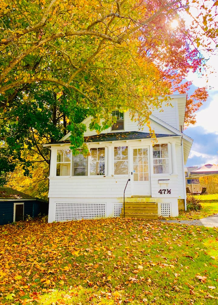 Cottage Getaway - Access All The Berkshires Offer! - Pittsfield, MA
