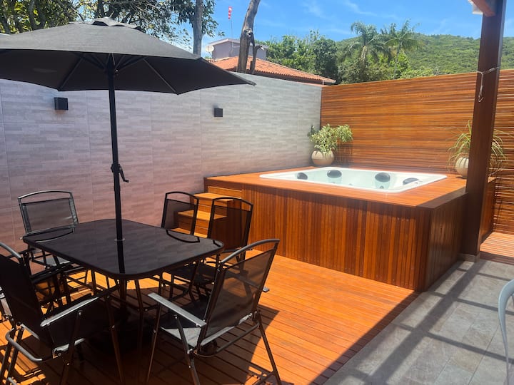 Casa Com Jacuzzi Quentinha Para Relaxar E Curtir - Florianópolis