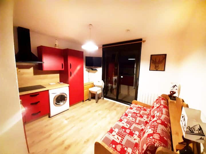 Joli Studio Vue Montagne Balcon Et Garage Privé - Bagnères-de-Luchon