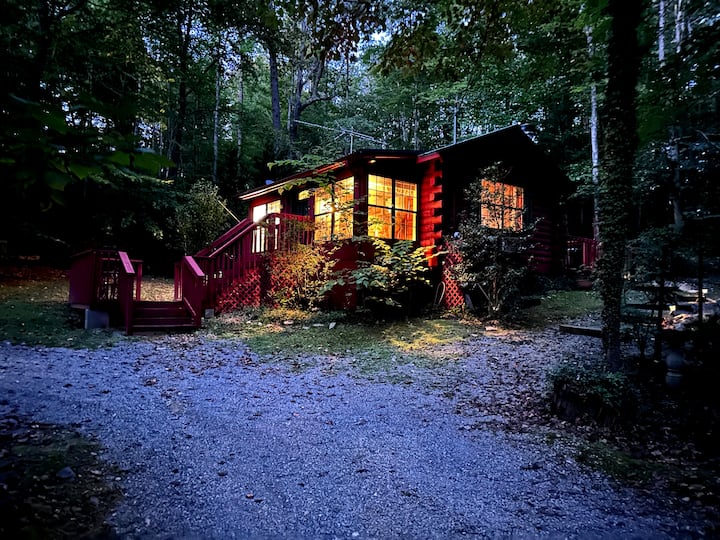 Antler Ridge - Bring Your Dear Here! - Douglas Lake, TN