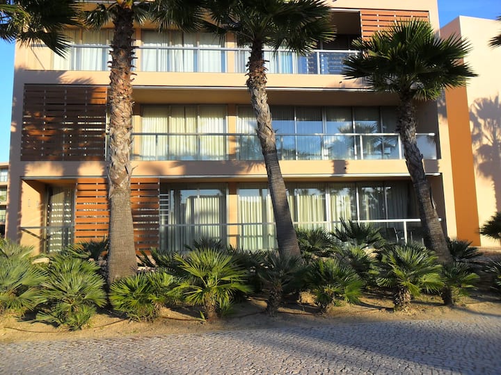 Apart. De Luxo T2,  7 Piscinas E Praia A 5 Minutos - Guia