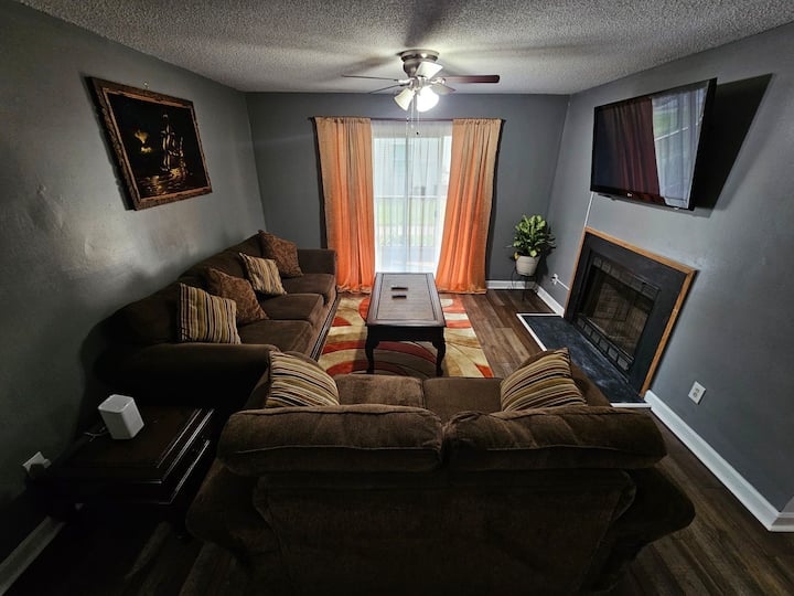 Beautiful Modern Condo - Newport News, VA