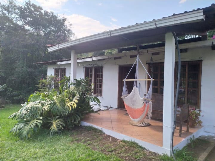 Acogedora Casa Rodeada De Naturaleza - San Cristóbal Verapaz