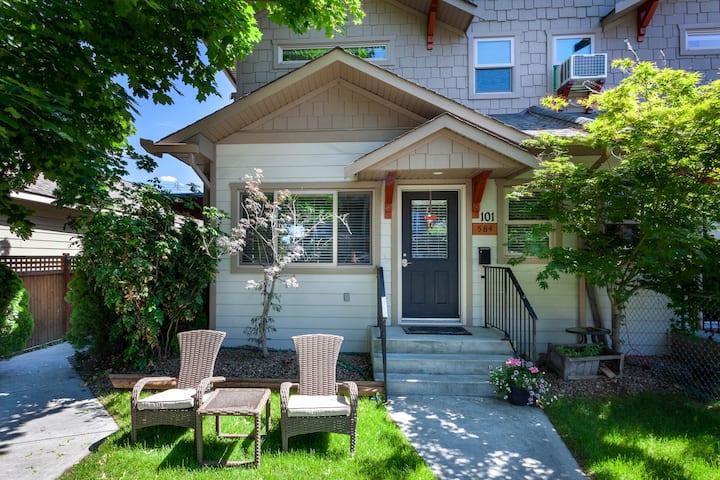 Orchard & Vines Villa! Mid-term & Corporate Stays. - ペンティクトン