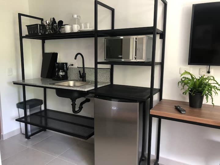 Studio Double Bed, Ac, Cleaning & Washer - Ibagué